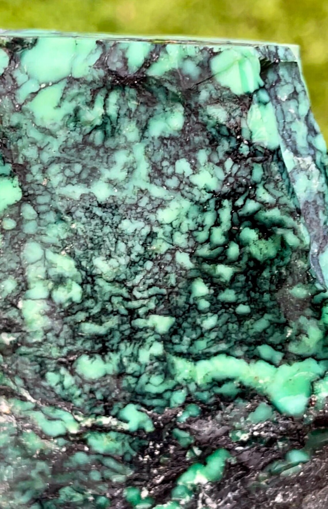 Variscite Rough Stone Apple Green Black Webbing 2650g Natural Emerald ...