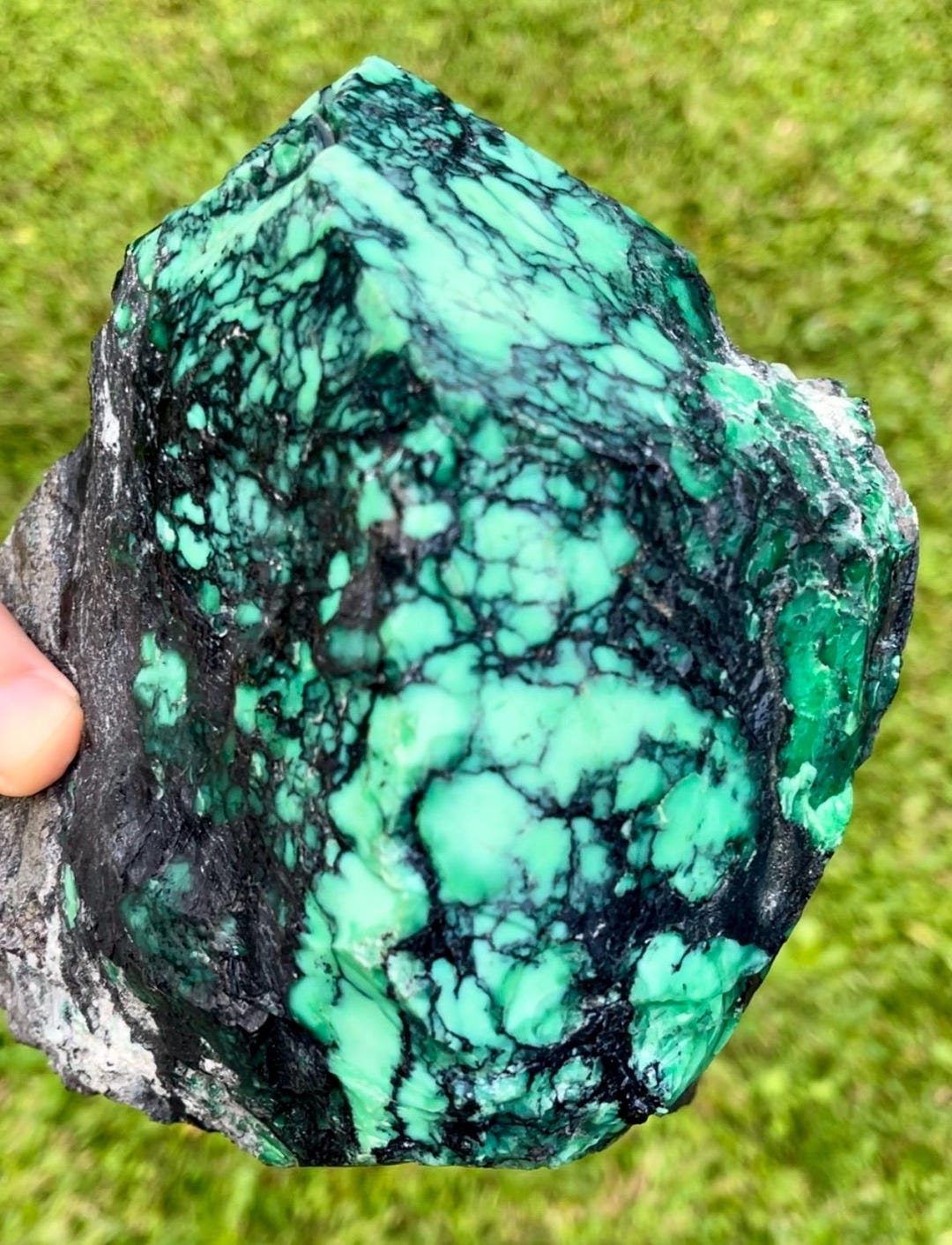Variscite Rough Stone Apple Green Black Webbing 2650g Natural Emerald ...