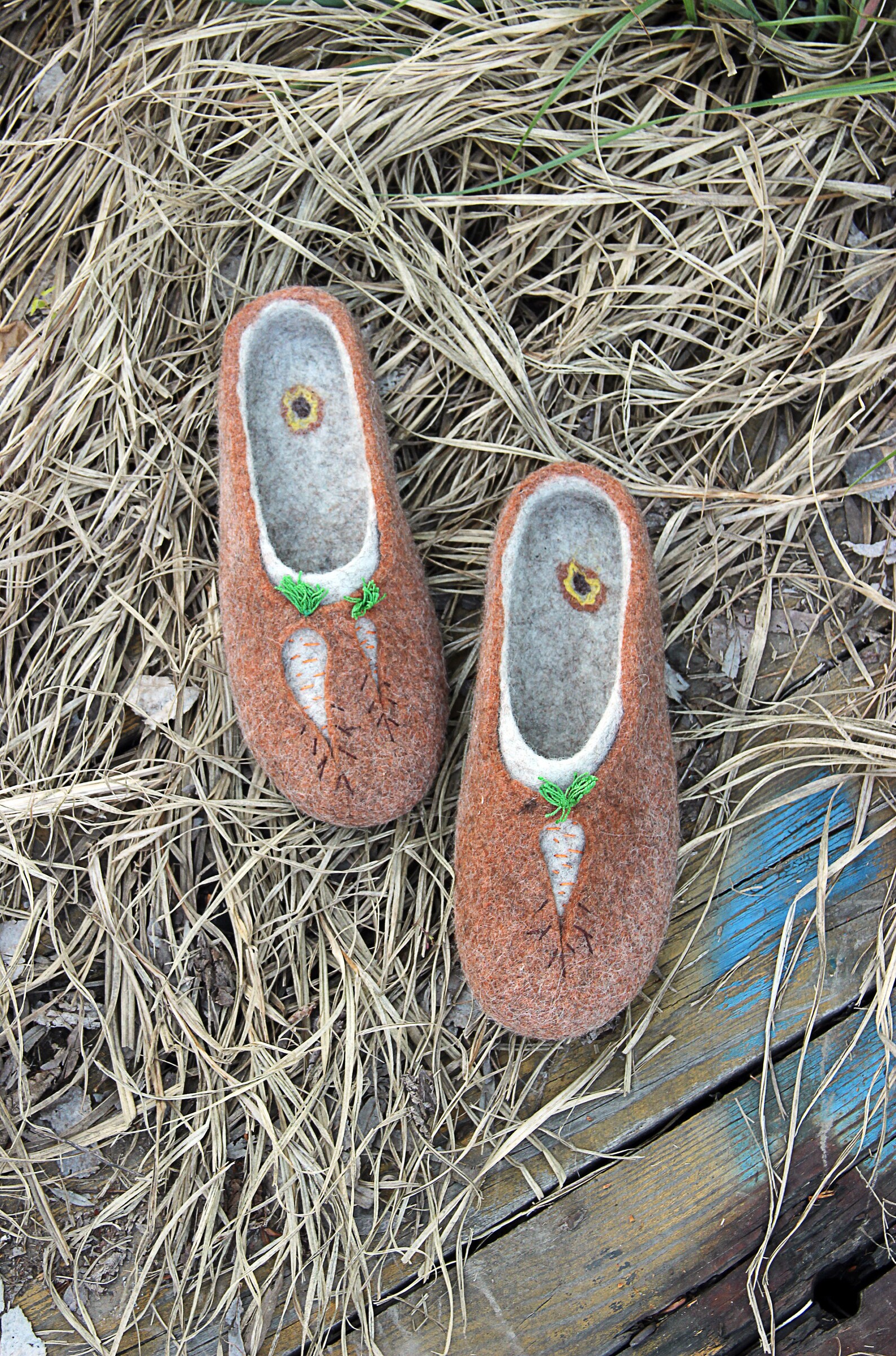 Vegan Carrot wool felted slippers personalized custom wool | Etsy
