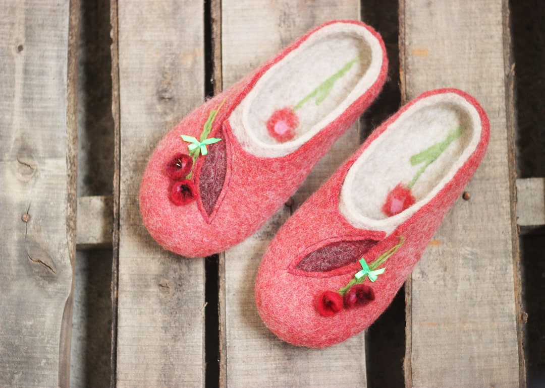 Red Bell Flowers Wool Felted Slippers - Etsy