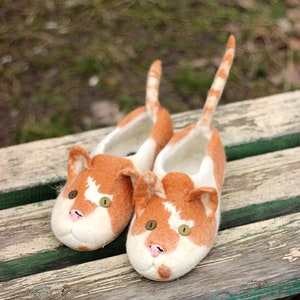 Bicolor Spotted Cat Custom Slippers, Red White Tortoiseshell, Cats ...