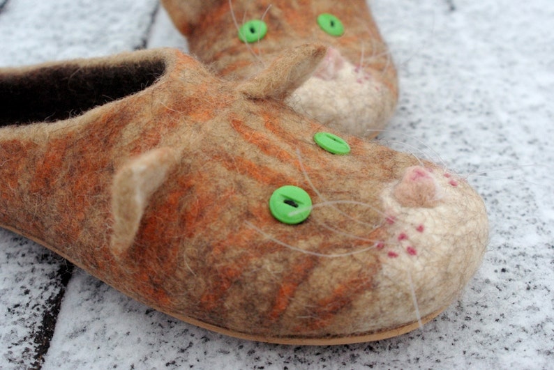 Red Cats Felted Slippers Custom Handmade Shoes. Warm Clogs - Etsy