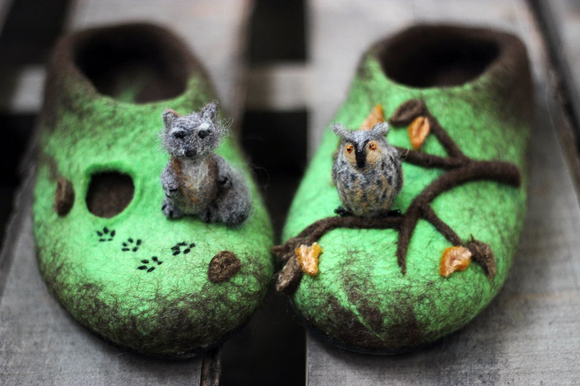Handmade slippers with mini animals figures custom | Etsy