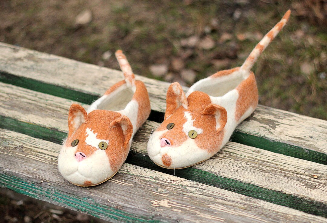 Bicolor Spotted Cat Custom Slippers, Red White Tortoiseshell, Cats ...