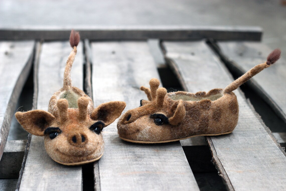 Woman giraffe slippers african animals custom slippers | Etsy