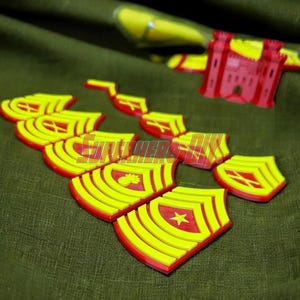USMC Enlisted Rank Insignia | NCO & SNCO Rank Display | Marine Corps ...