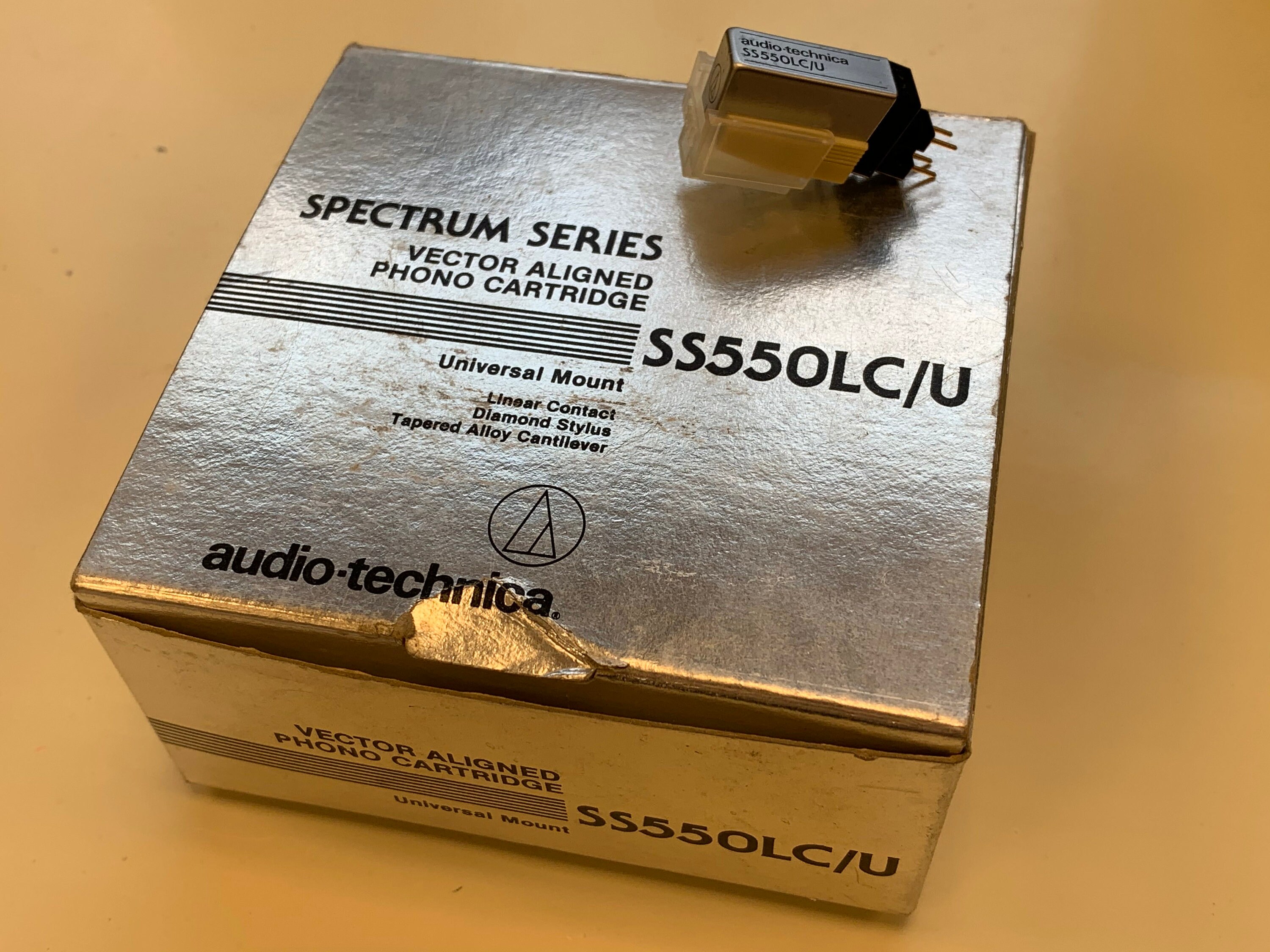 Gold phonograph magnet Kitchen Décor Refrigerator Magnets etna.com.pe