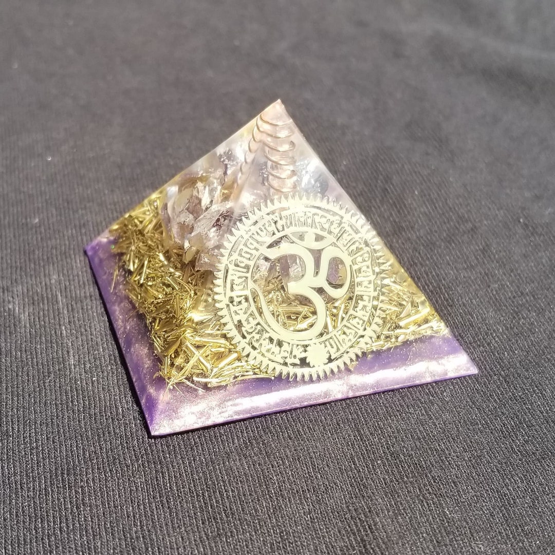 Orgonite® Pyramid Energy Healing Orgone® Pyramid Small Om/aum Amethyst ...