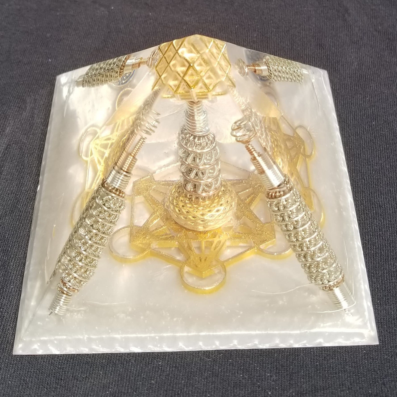Orgone® Pyramid Metatron Light Body Accelerator Orgonite® - Etsy