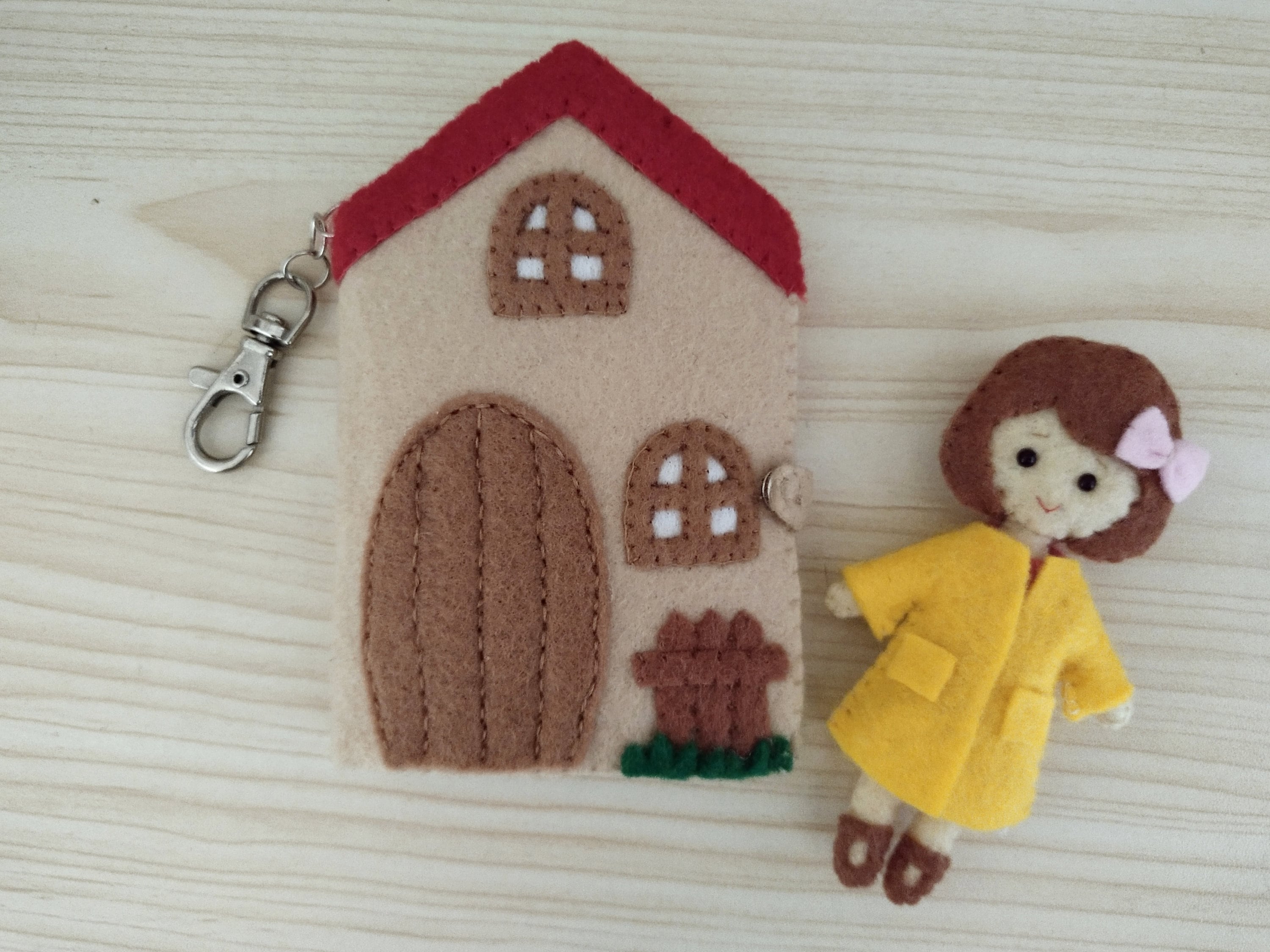 Tiny Felt Doll With Dollhouse and Clothes PDF Pattern and - Etsy