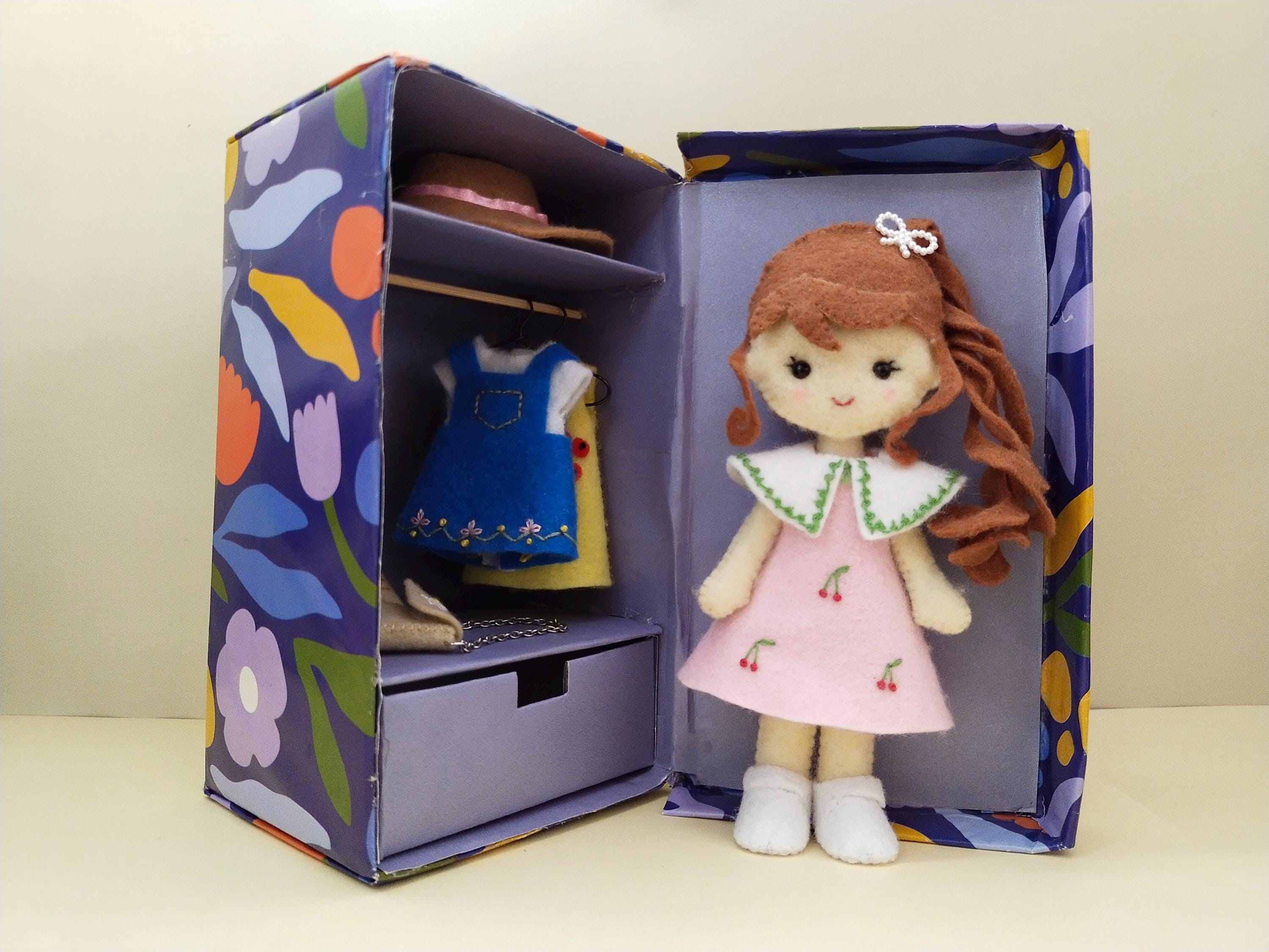 Felt Dress up Doll and Wardrobe PDF Pattern and Tutorial - Etsy