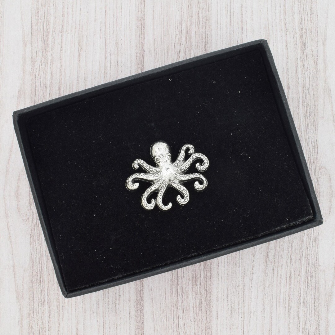 English Made Pewter Roman Octopus Design Lapel Pin Badge in Engraved ...