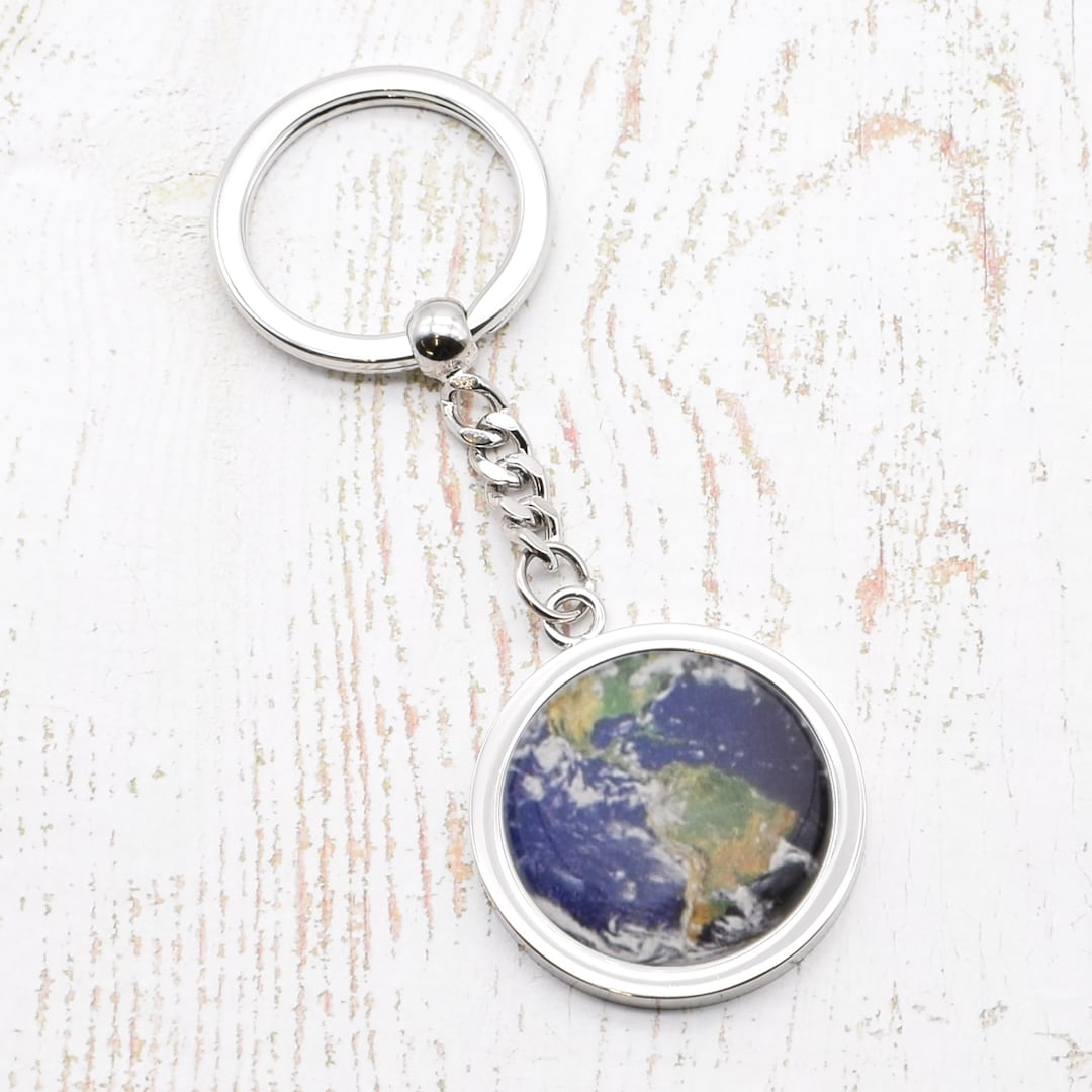 Beautifully Made World Map Design Round Keyring With Engraved ...