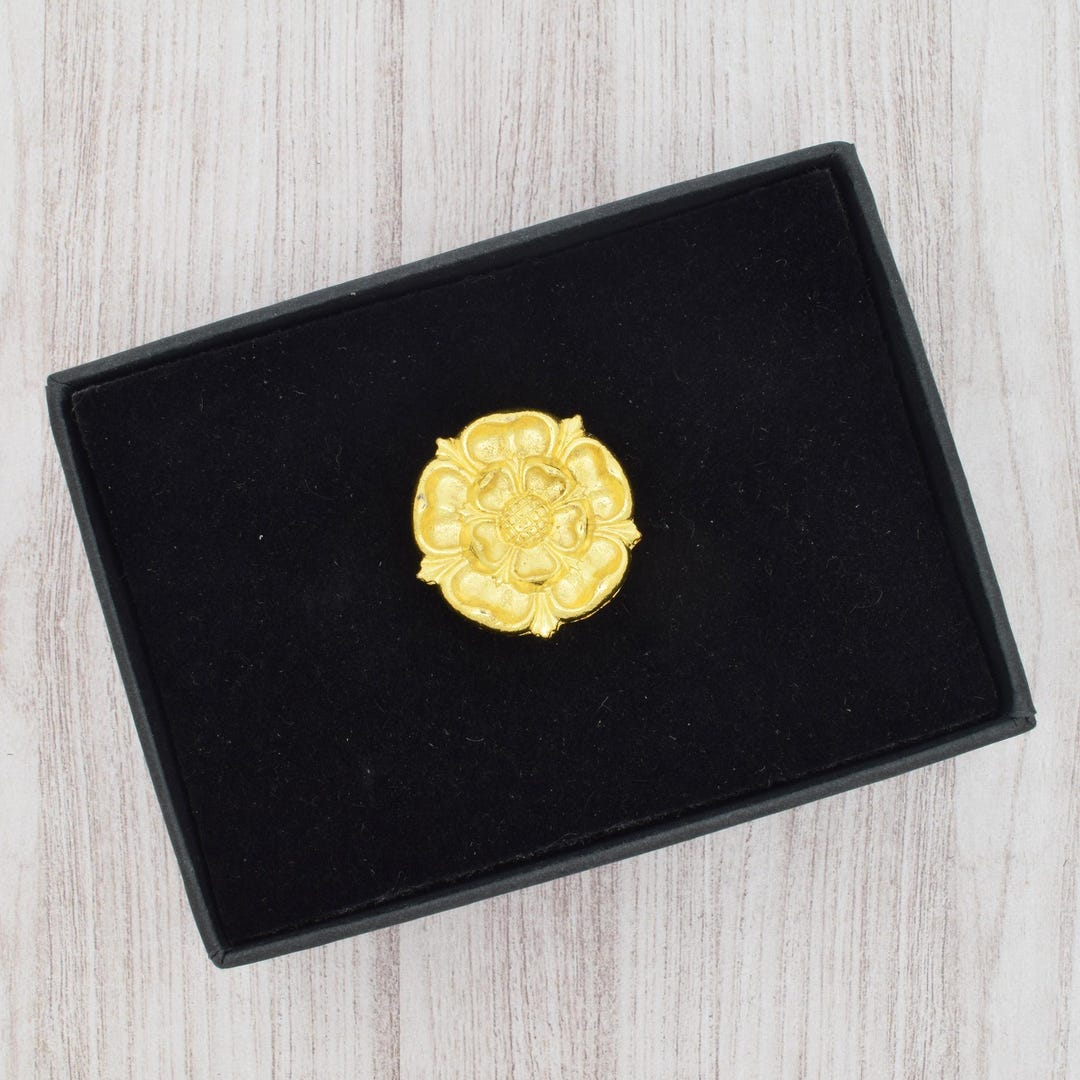 English Made Pewter English Tudor Rose Gold Plated Design Lapel Pin ...