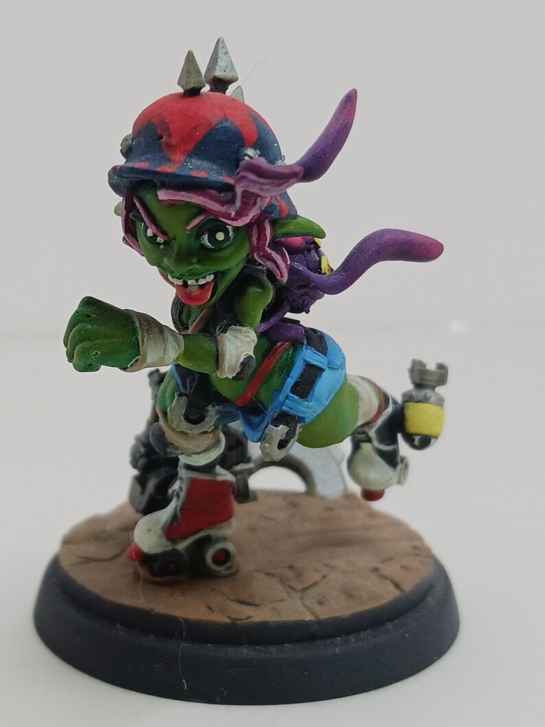 Miniature Tara Boomscoot Goblin Roller Derby Dungeons & Dragons Hand ...