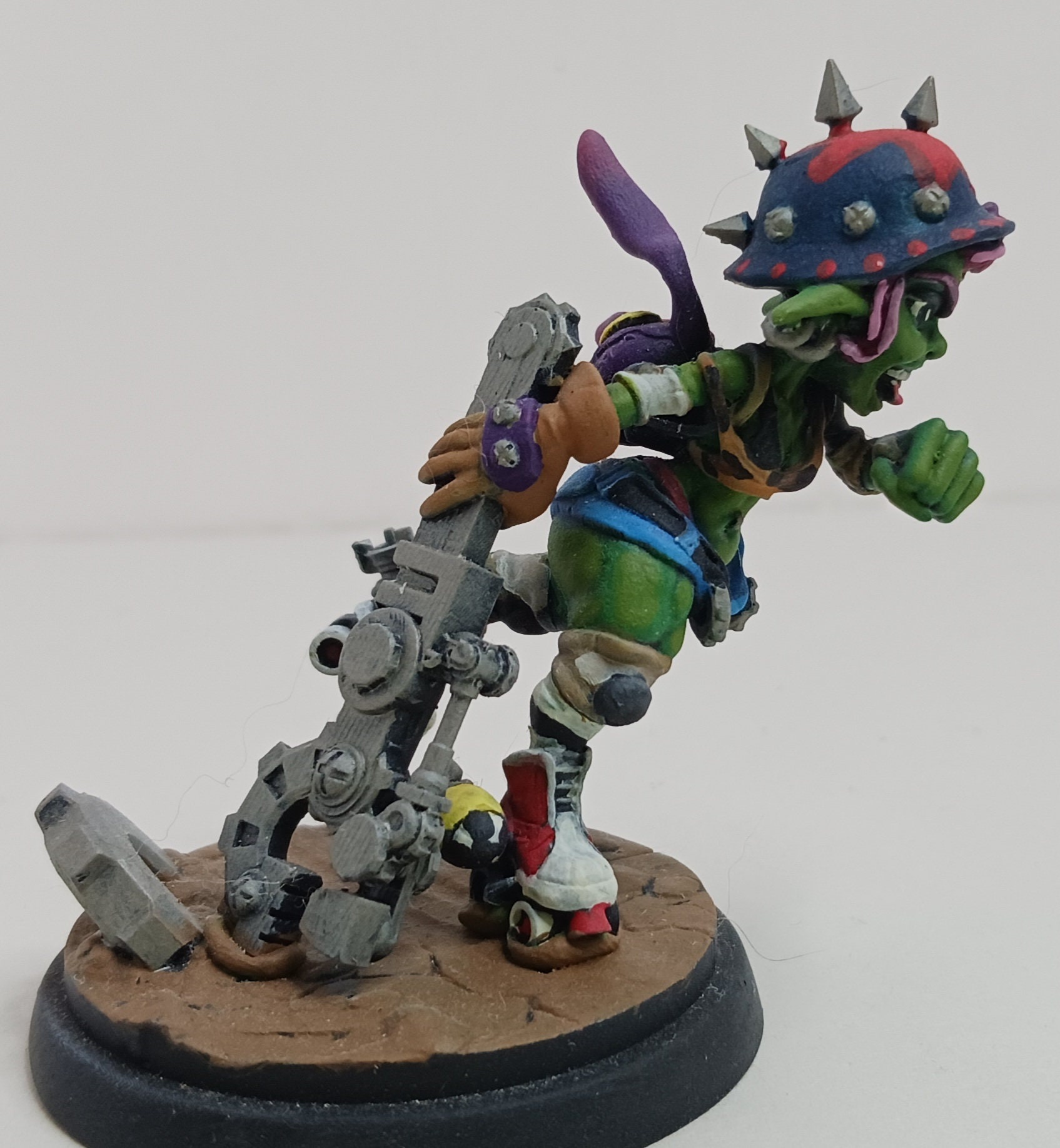 Miniature Tara Boomscoot Goblin Roller Derby Dungeons & Dragons Hand ...