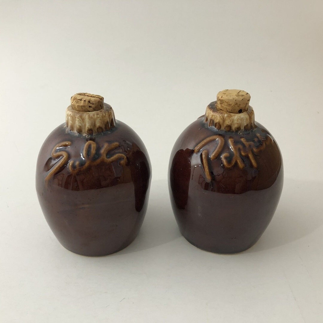 Hull Salt and Pepper Shaker Oven Proof USA Brown Cream Drip Glaze ...