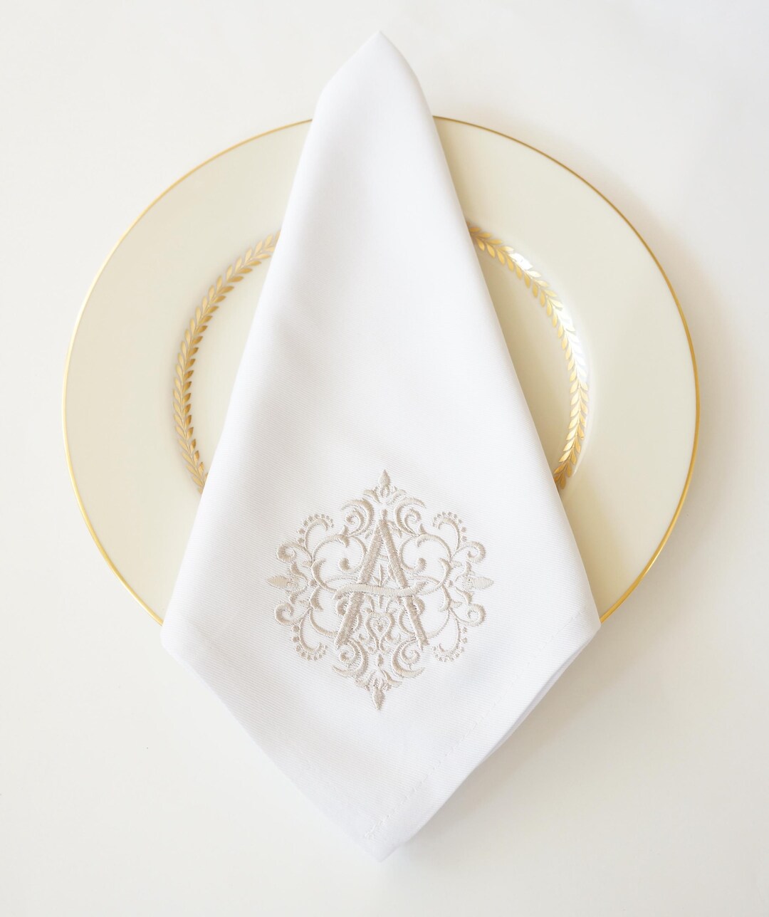 CHANTILLY LACE FRAME With Monogram Font Embroidered Dinner Napkins and ...