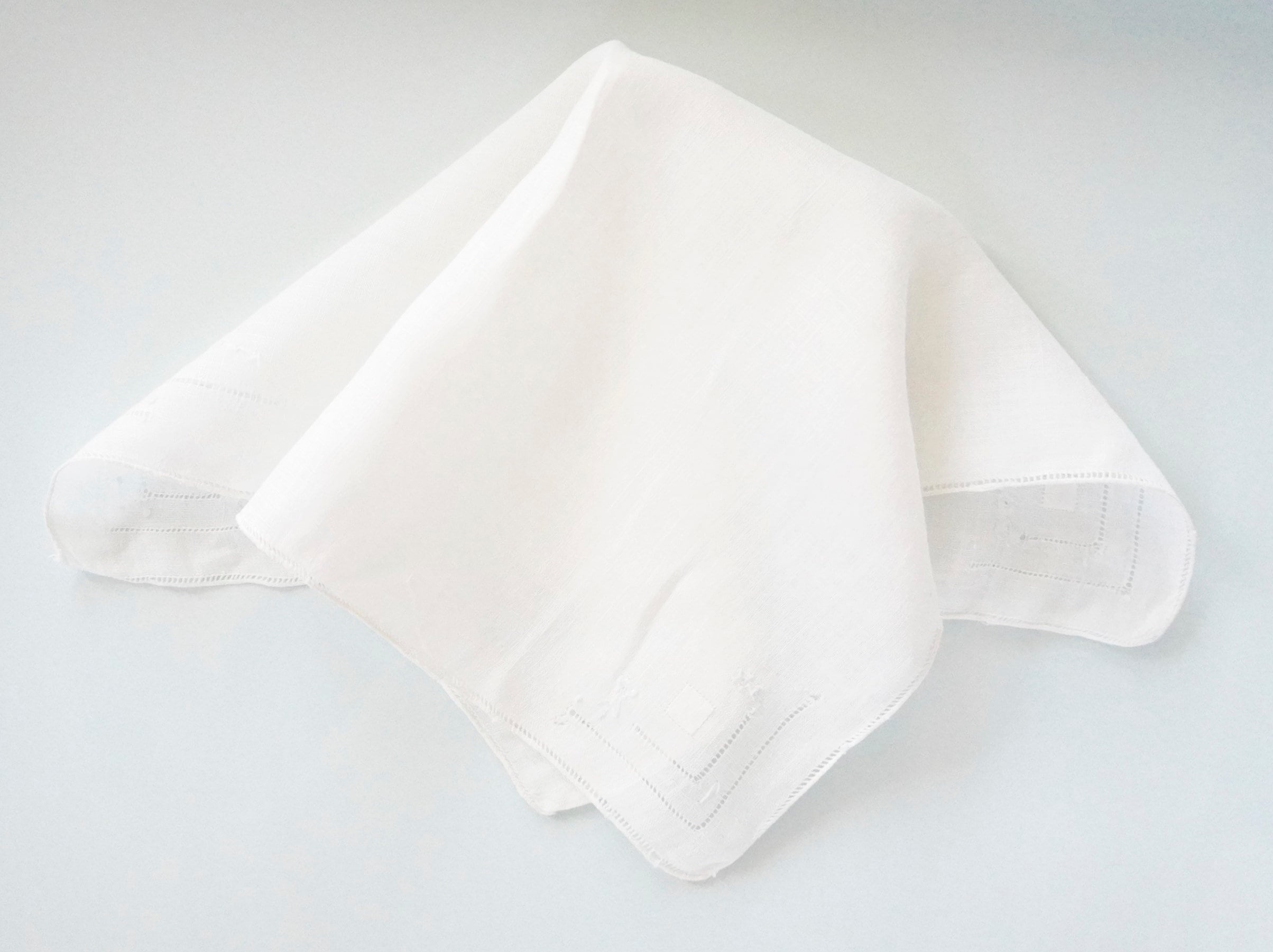 VINTAGE LACE Cotton Handkerchief