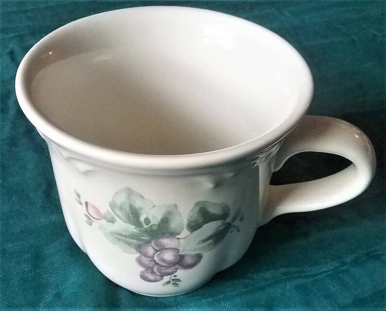 Pfaltzgraff Stoneware Grapevine Pattern Coffee Cups/mugs - Several ...