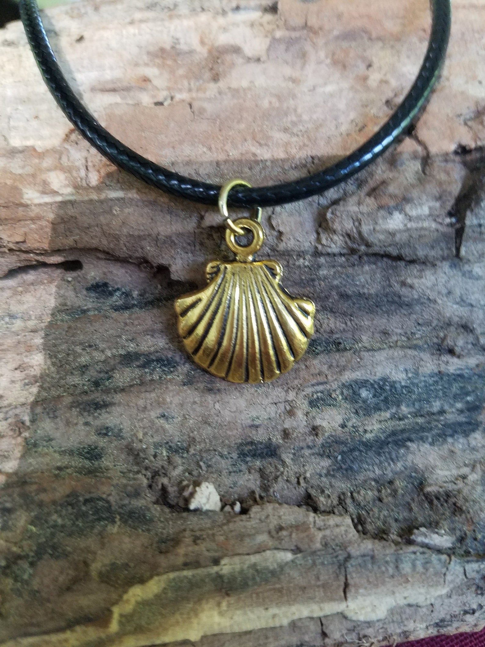 Gold Scallop Shell Pendant on Adjustable Leather Cord Necklace / Camino ...