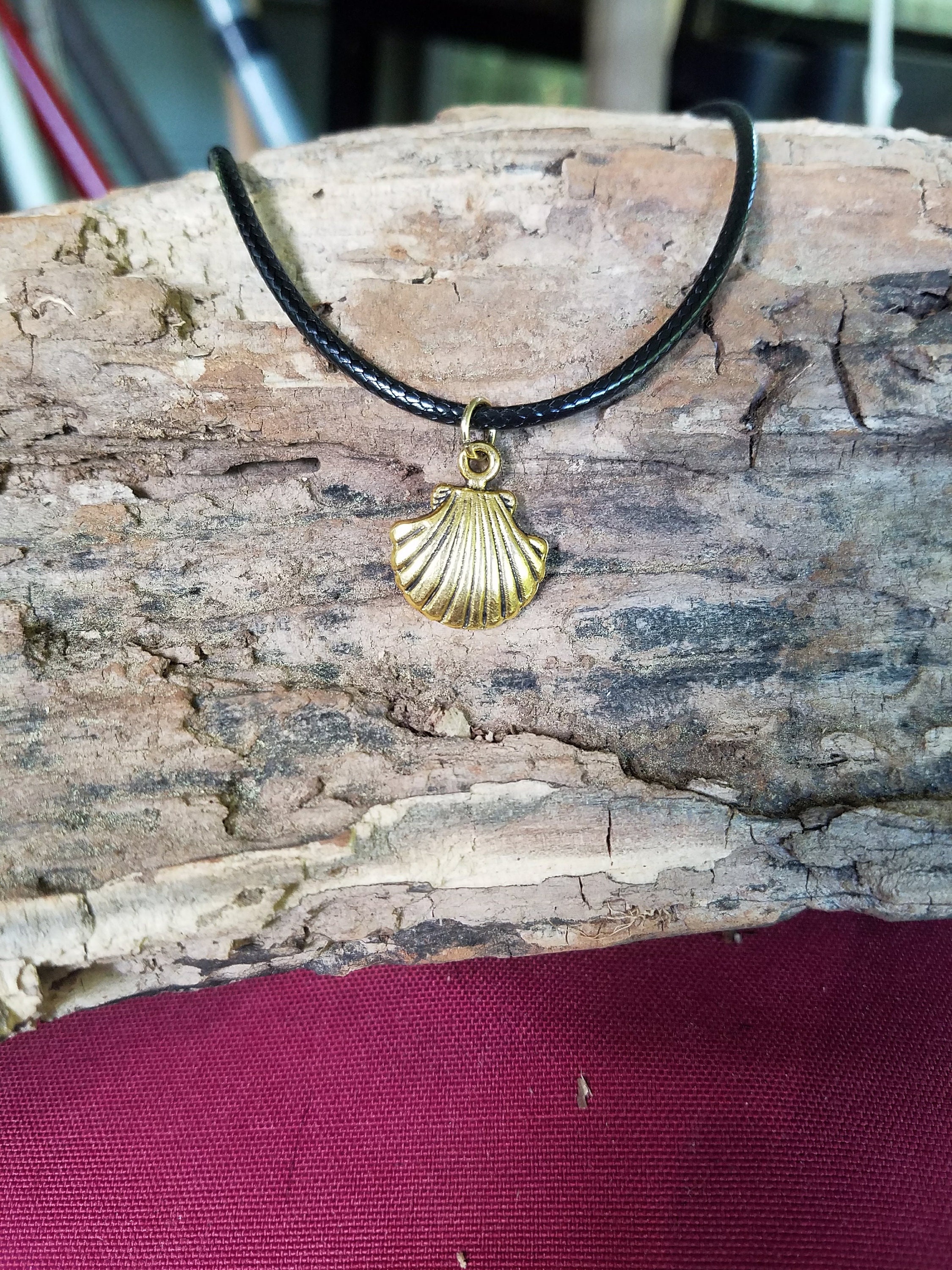 Gold Scallop Shell Pendant on Adjustable Leather Cord Necklace - Etsy