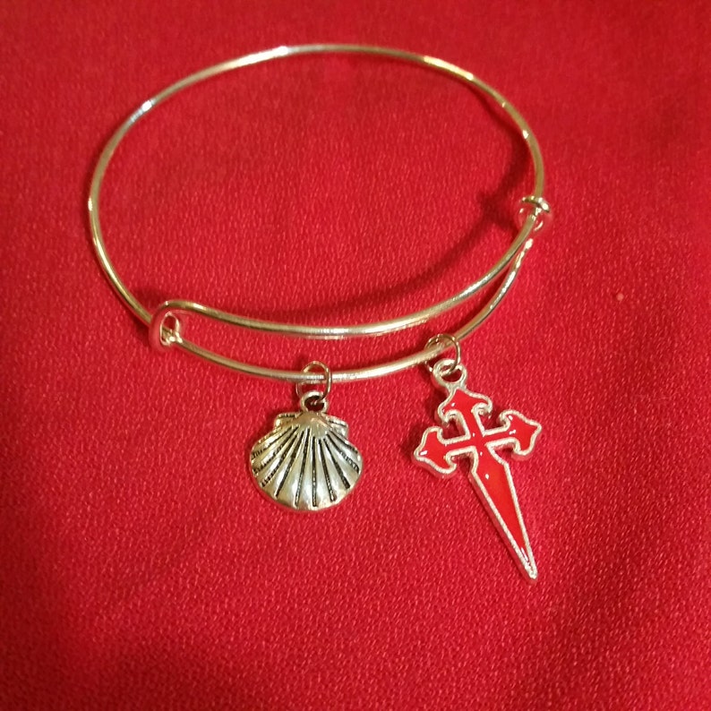 Camino De Santiago Cross and Scallop Shell Charm Bracelet / - Etsy