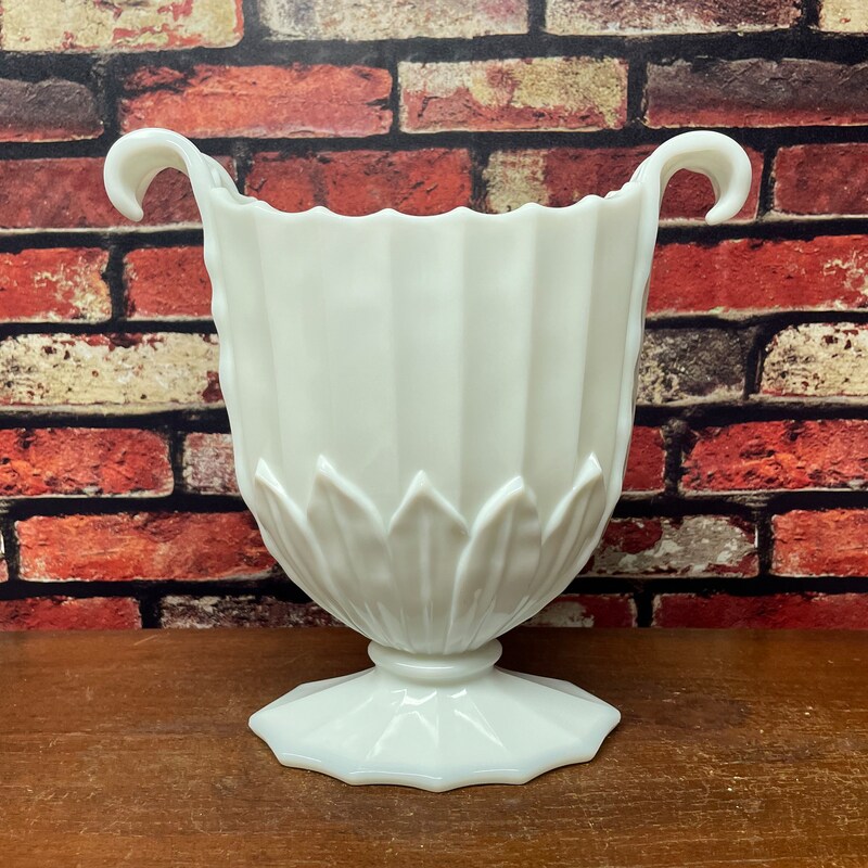 Large Milk Glass Vase - Etsy