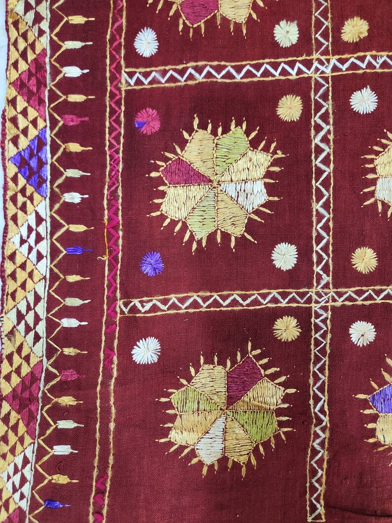 Phulkari Embroidered Surajmukhi Phulkari With Floss-silk on Handwoven ...