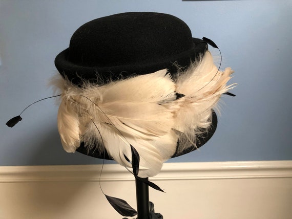Vintage Joe Bill Miller black formed hat with feathers - Gem