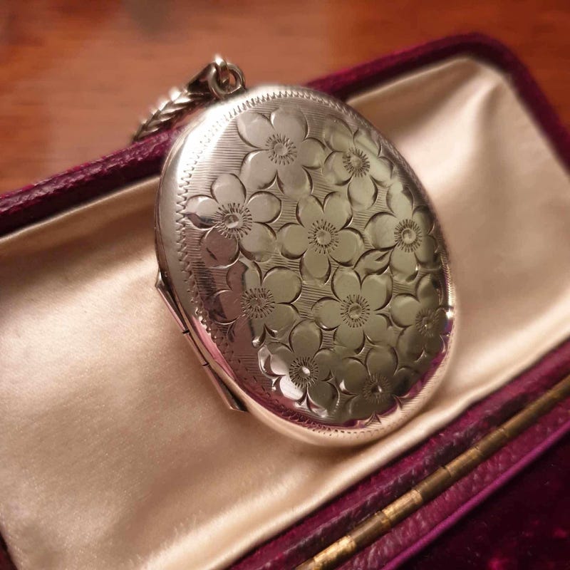 Large Oval Locket - Etsy
