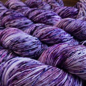 Geode Amethyst Purple Super Speckled Hand Dyed Yarn, Sock Fingering DK ...