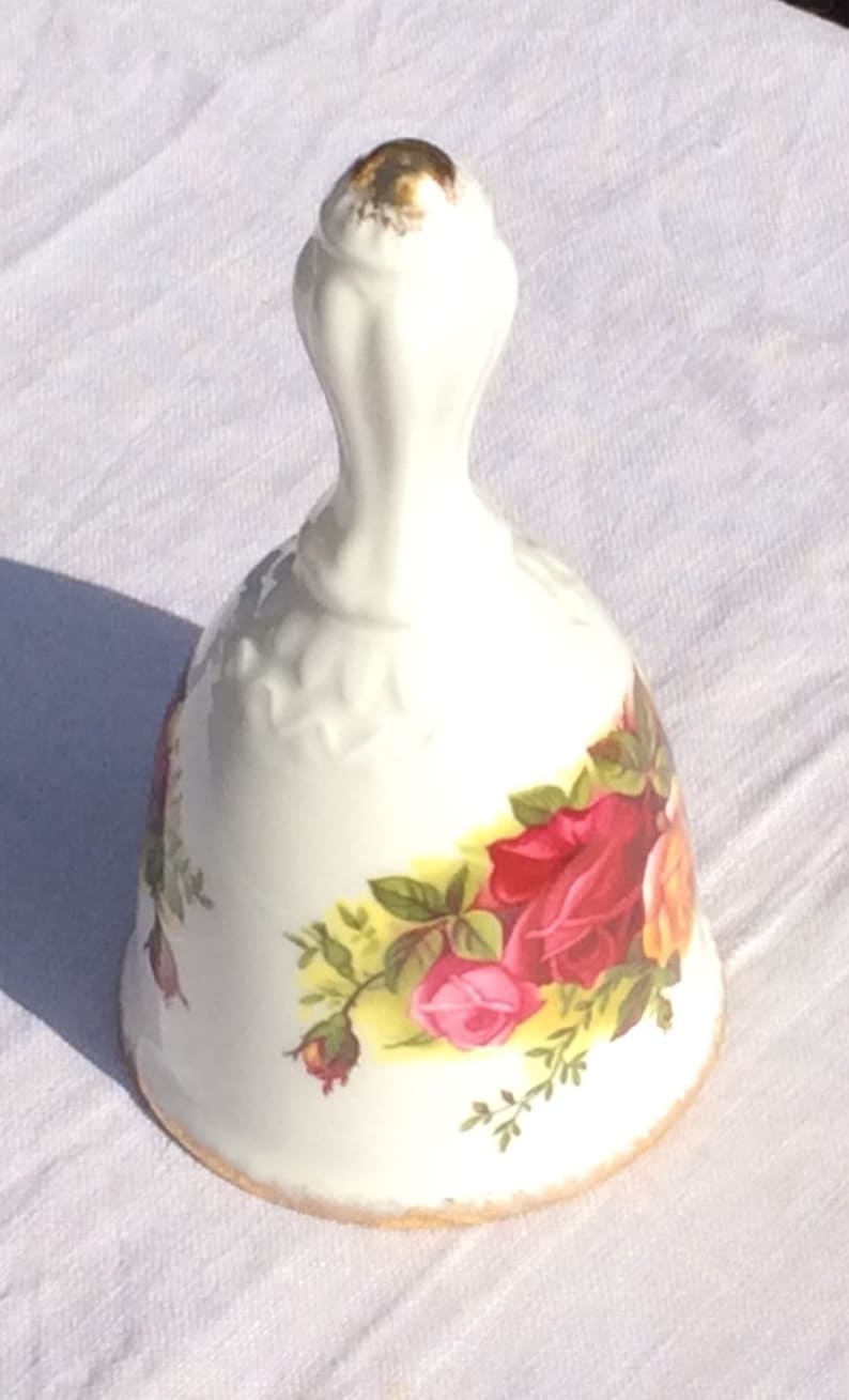 Royal Albert Old Country Roses Bell: Fine Bone China Collectible, Gift ...