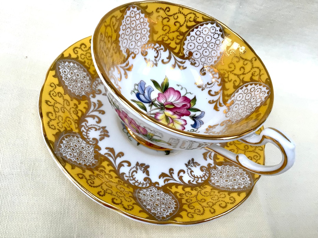 Paragon Vintage 1960s Yellow and Gold Floral Oleander Shape Collectable ...