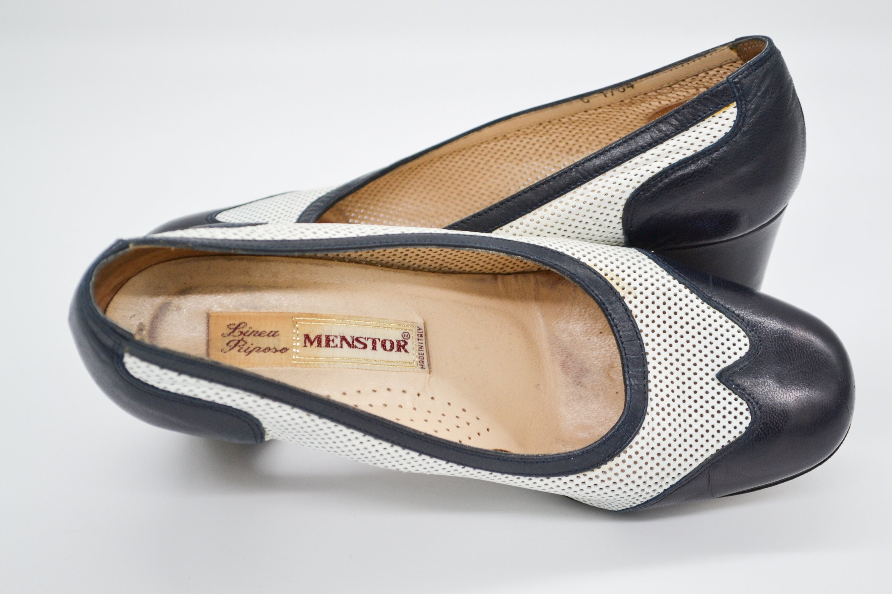 Vintage Leather Spectator Pumps: Black & White Wingtip Heels, EU 36 - Etsy