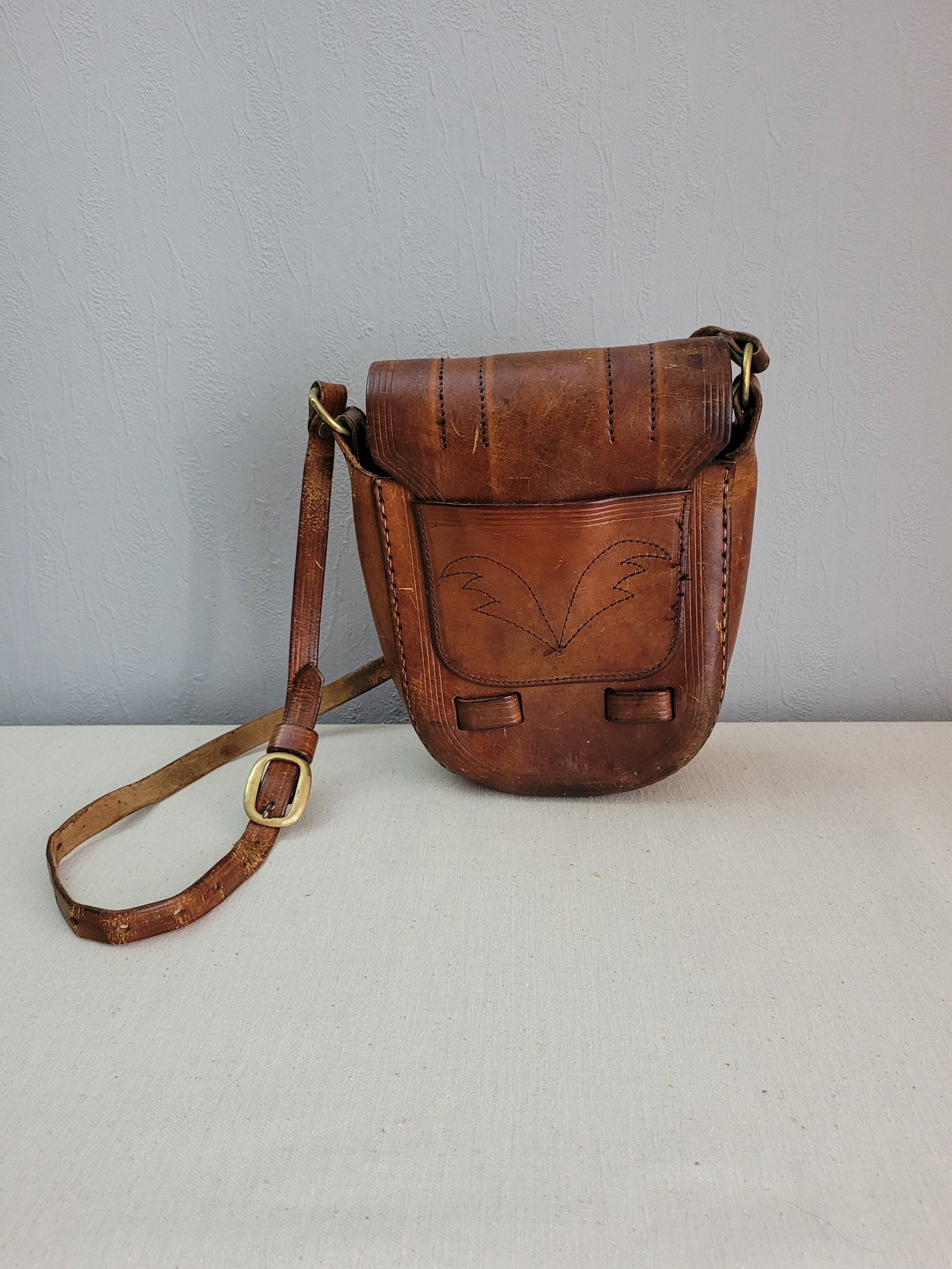 Antique Leather Messenger Flap Bag in Chestnut Brown | Sturdy Crossbody ...