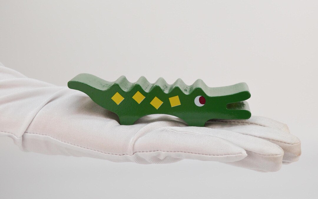 Vintage Wooden Toy Crocodile Alligator Figurine / Green Desk Organizer ...
