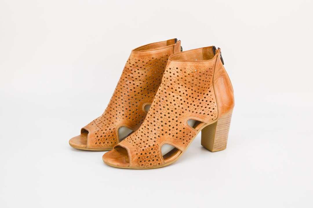 Vintage Leather Women Shoes in Tan Brown | Perforated Cut Out Open Toe ...