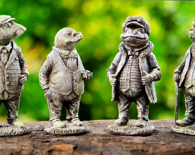 Wind in the Willows - 4 Sculptures Features Ratty, Moley, Toad and Mr ...