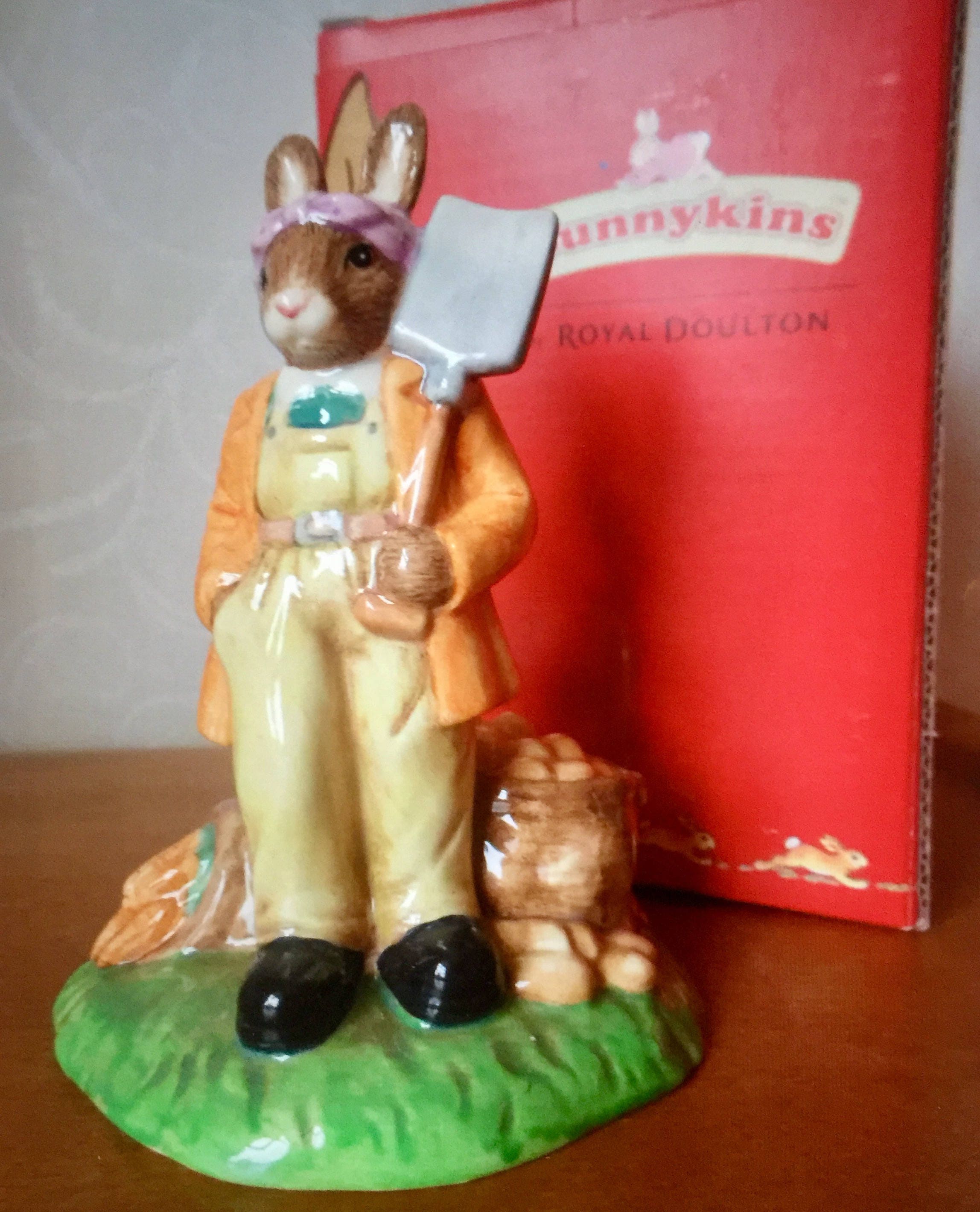 RARE Royal Doulton Bunnykins - The WWII Collection - Land Girl DB372