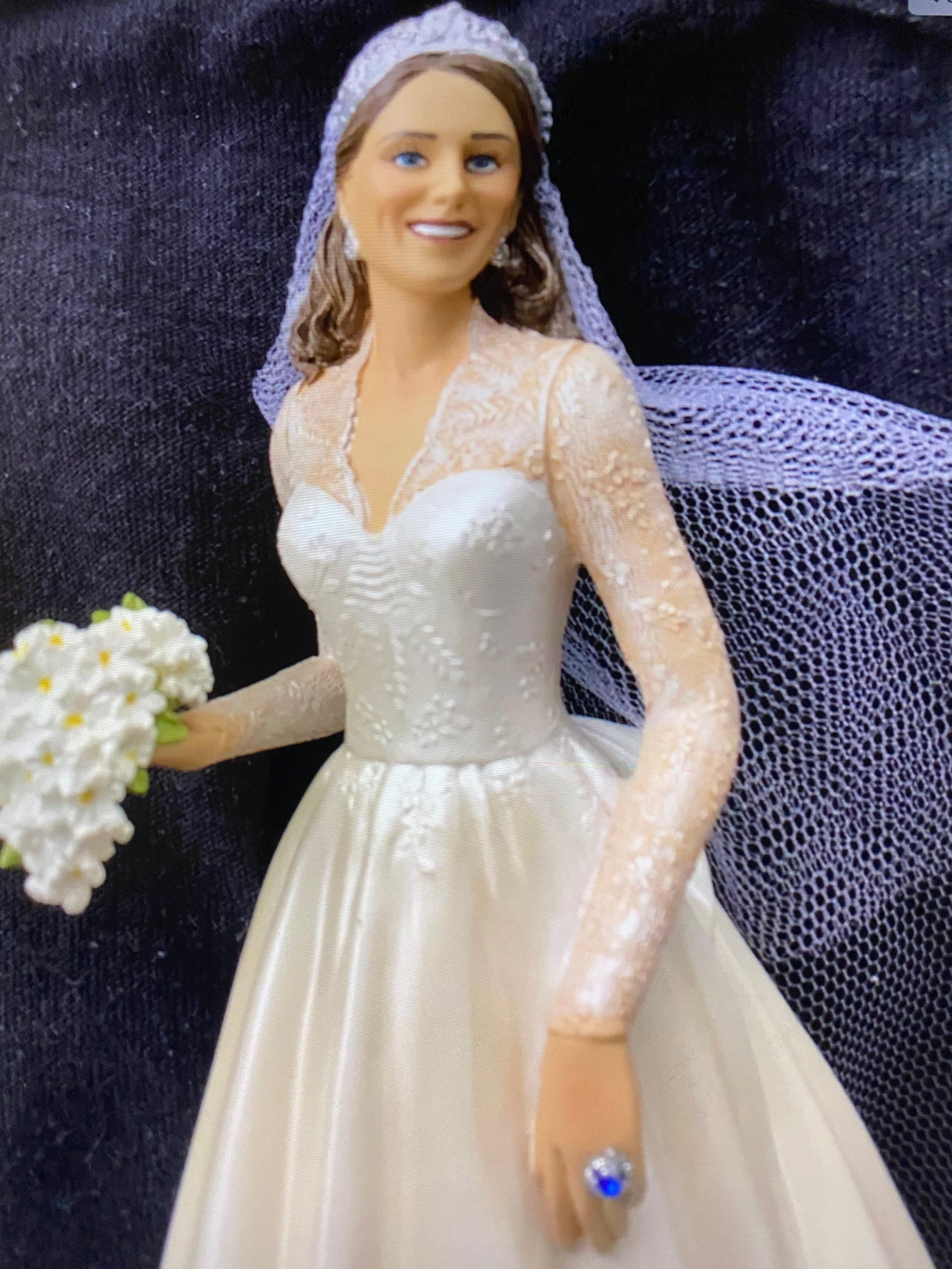 The Hamilton Collection Figurine Catherine - The Royal Bride Ltd ...