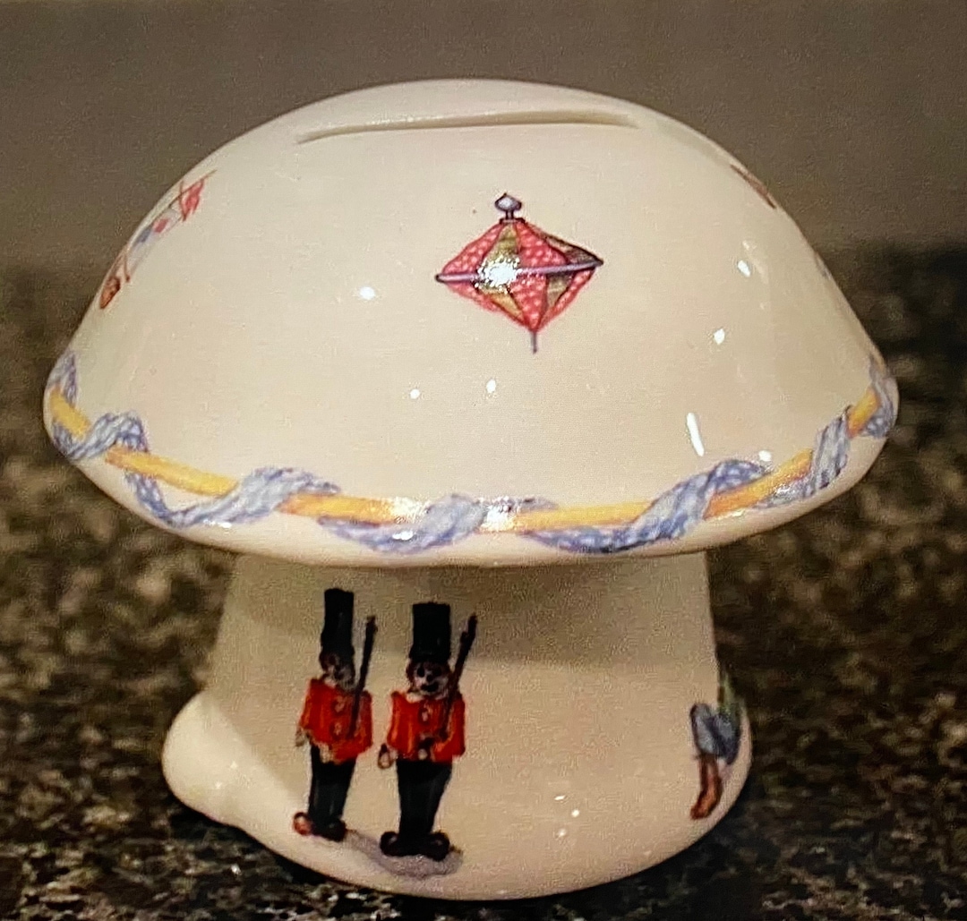 Vintage Queens China Money Box - 1950’s - Etsy