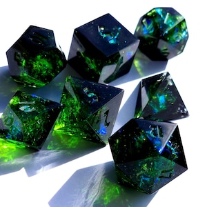 Acid Arrow custom Paint Green and Black Handmade Sharp Edge Resin Dice ...