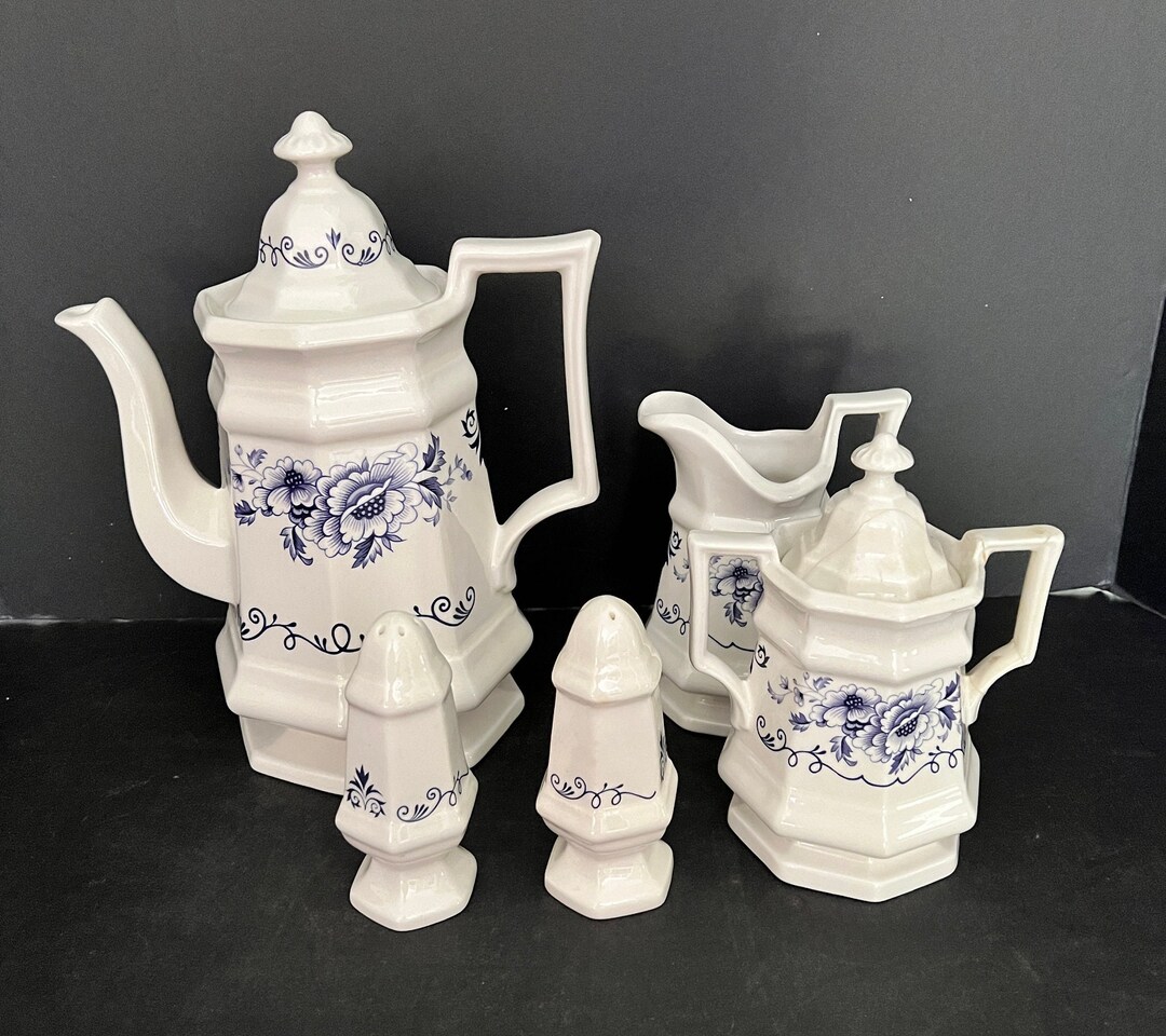 Iroquoise China, Henry Ford Museum, Greenfield Village, Clinto Pattern ...