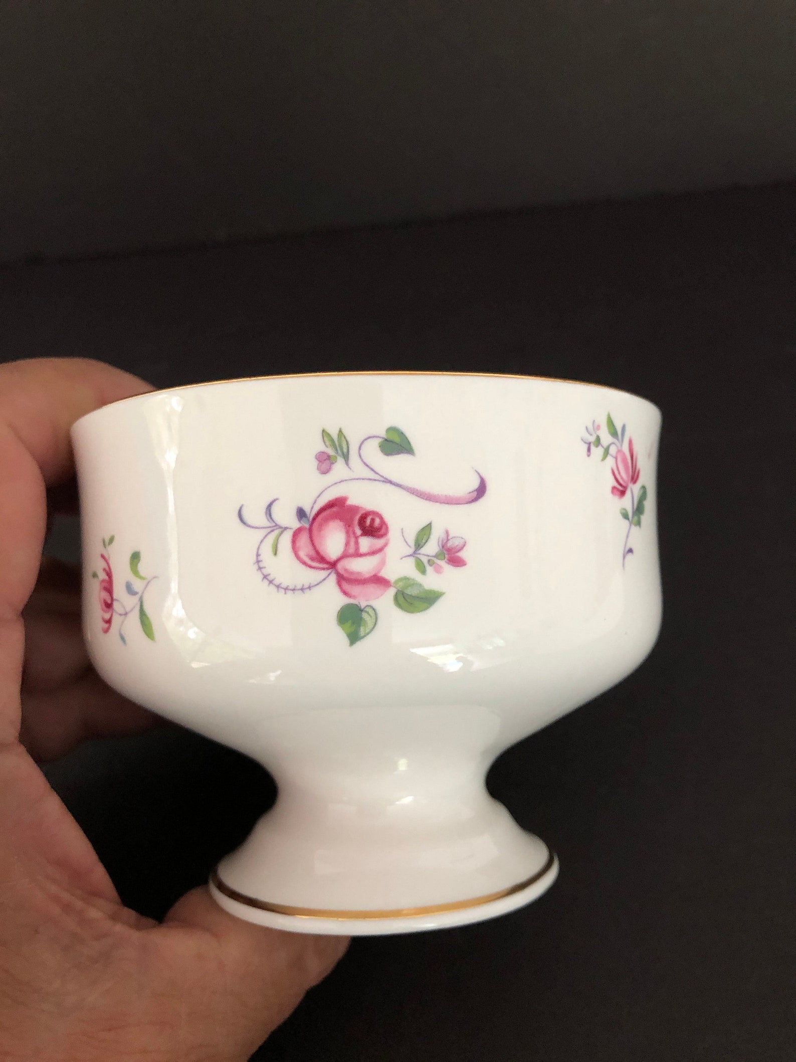 Royal Victoria, Fine Bone China, Red Roses, Green Leaves, Gold Trim ...