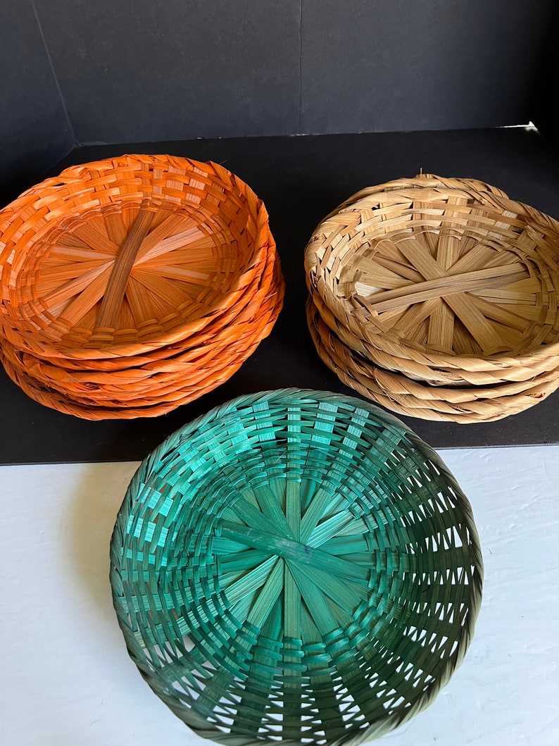 Paper Plate Holders, Wicker Plate. Grass Plates, Colored Grass Plates ...