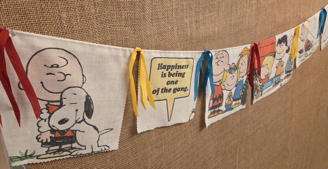 Lg. Peanuts Gang Banner, 5 Ft., Snoopy, Charlie, Friends Hanging Out ...