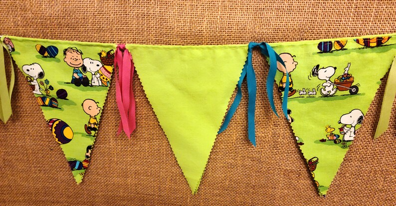 Peanuts Snoopy Easter Banner, 5 Ft., Lucy, Charlie Brown, Linus With ...