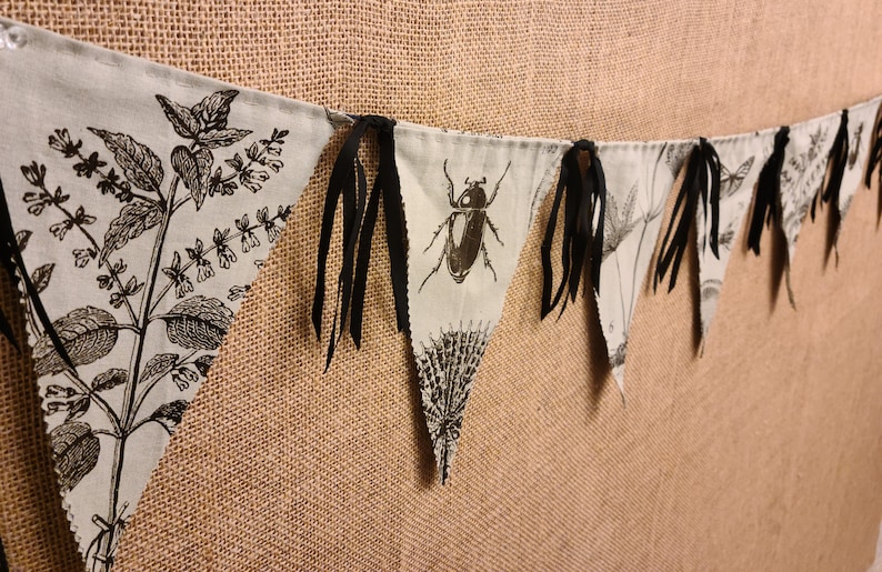 Natures Insect Banner, 5 Ft., Botanical Plants Garland, Bees, Beatles ...