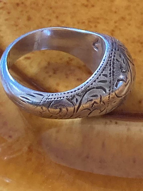vintage Siam sterling silver dome ring, stylized flor… - Gem